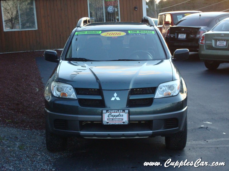 2006 Mitsubishi Outlander LS AWD 5-Speed for sale in Laconia, NH